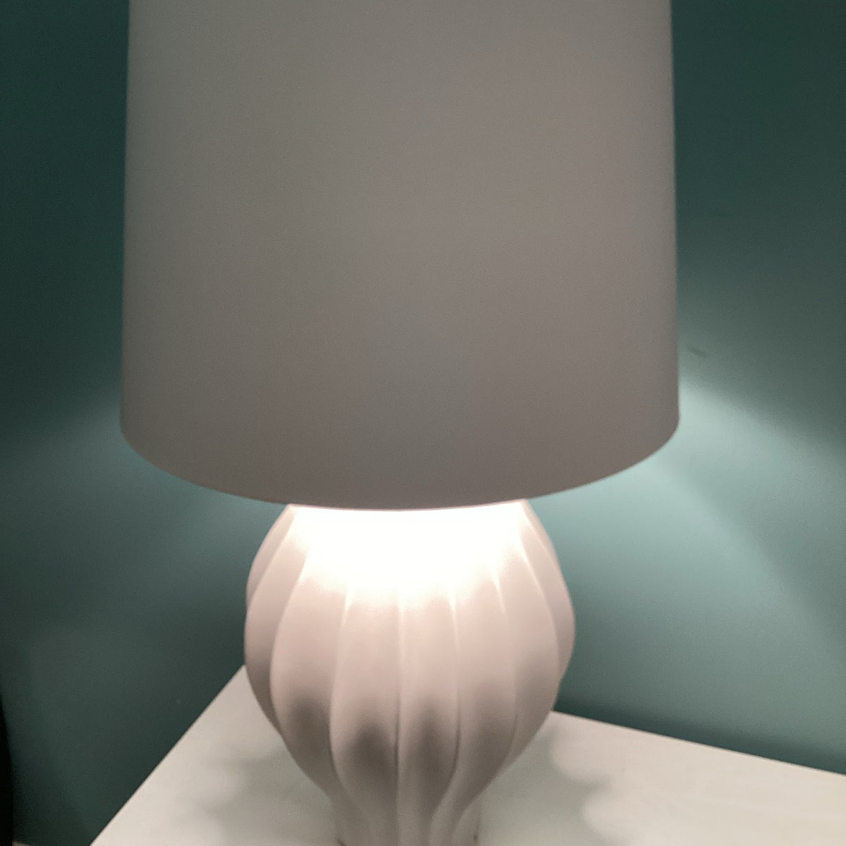 White Contemporary Matte Finish Lamp – True Treasures Inc